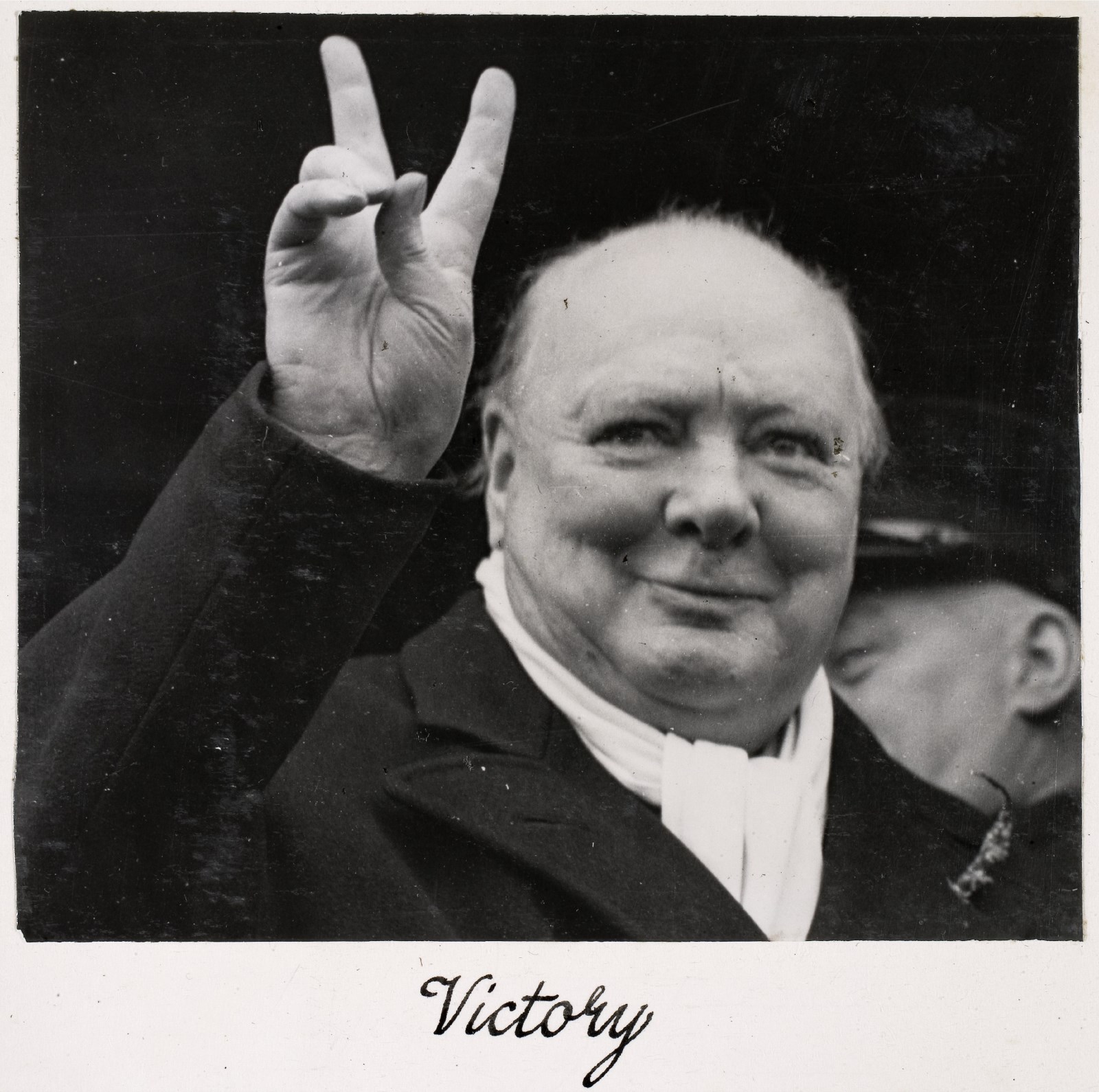 Churchill’s famous V for Victory salute - DNU - International Churchill ...
