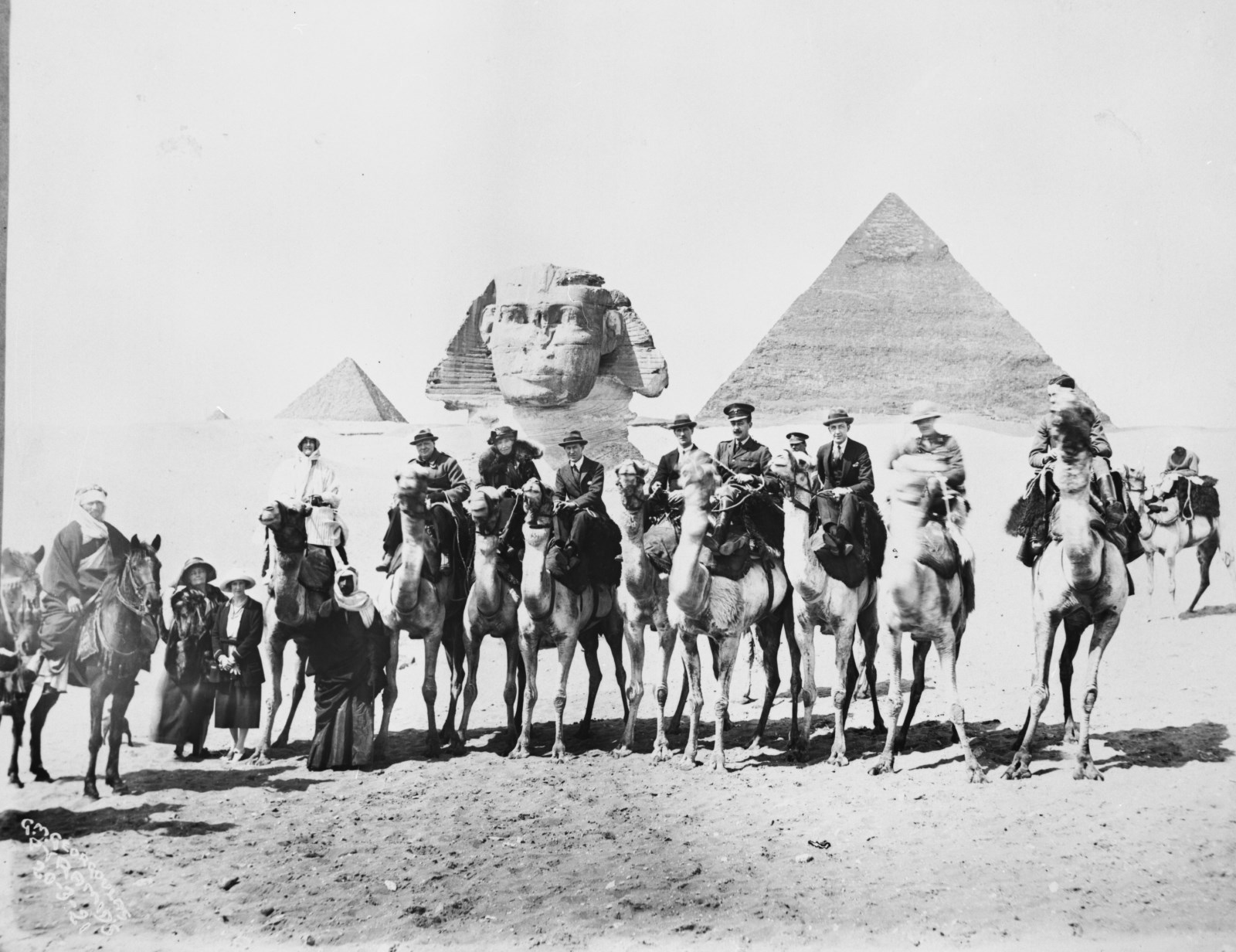 Churchill with Gertrude Bell, T. E. Lawrence (and others) in Egypt in ...